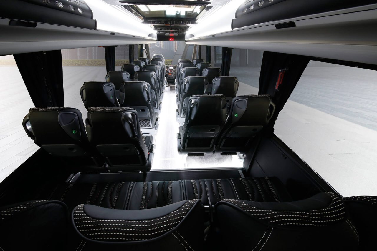 25 persoons vip bus nodig? Taxibus 5 tot 34 personen Boek hem nu!